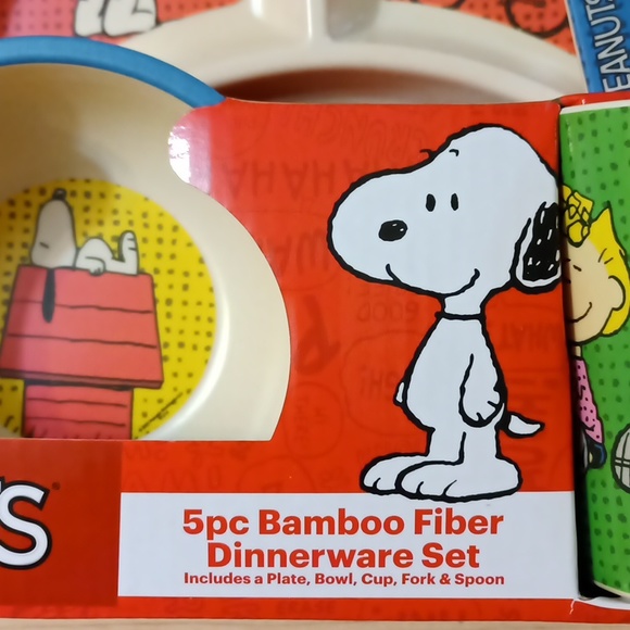 Peanuts | Dining | Peanuts Snoopy 5pc Bamboo Fiber Kids Dinnerware Set ...